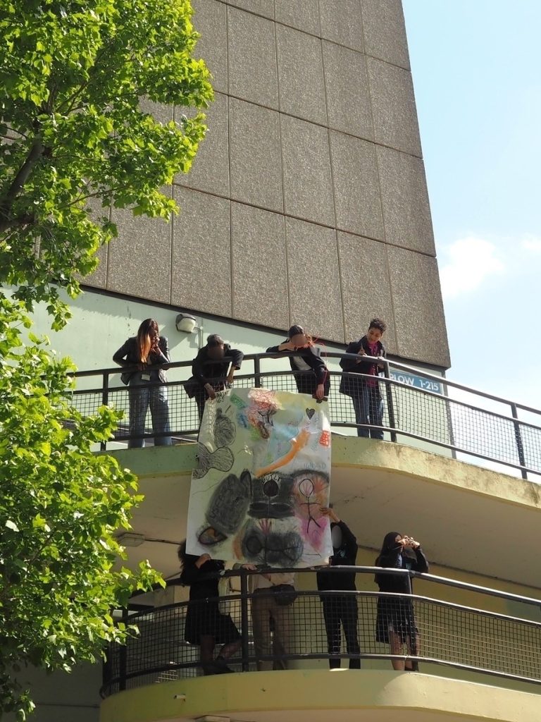 Drawing In Social Space - Drawing Room